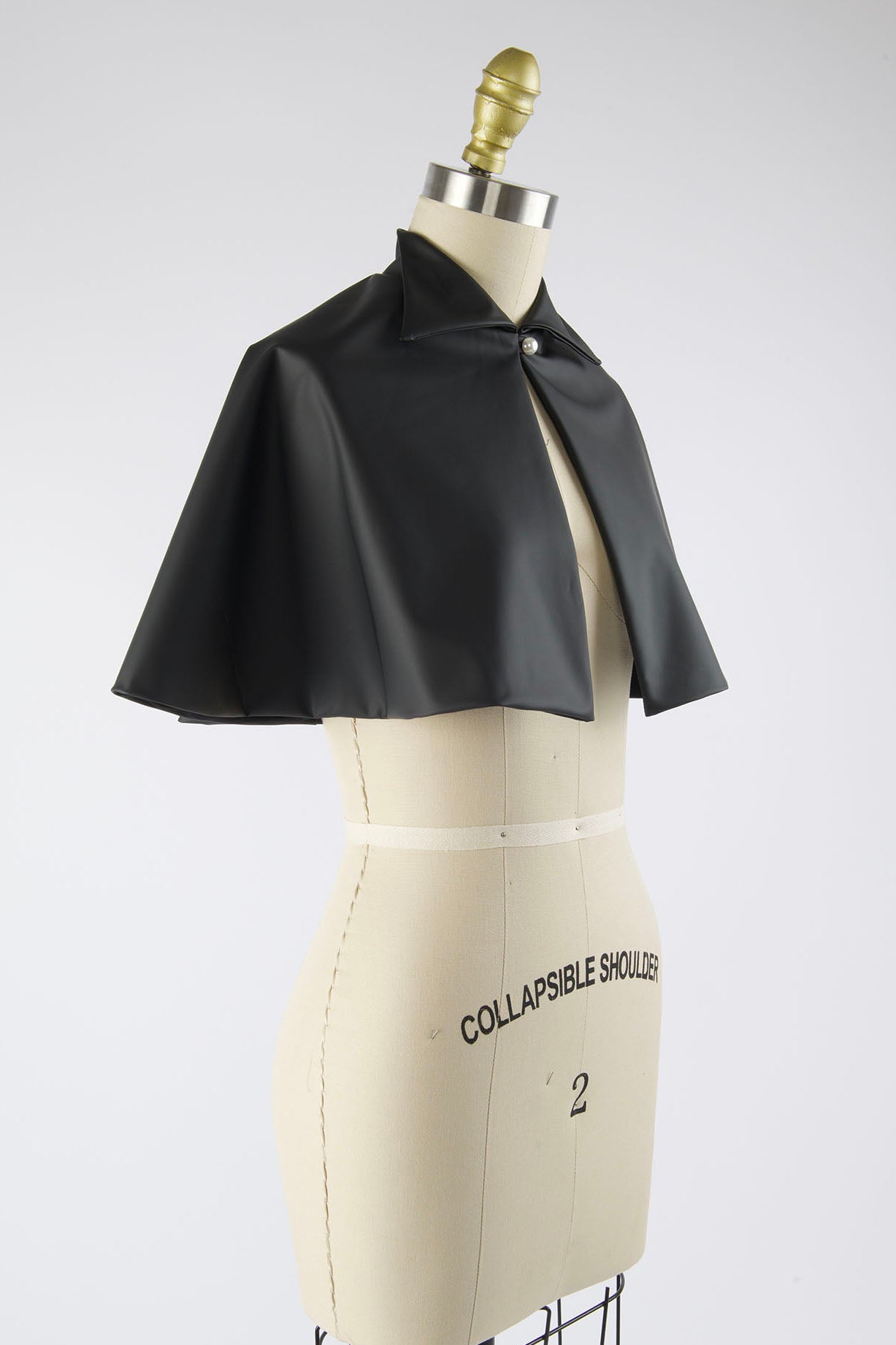 Synergy Cape in Black Matte PVC – BATSHEVA